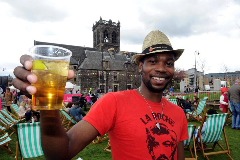 Gin 71 is just the tonic for Paisley Food and Drink Festival - Paisley ...