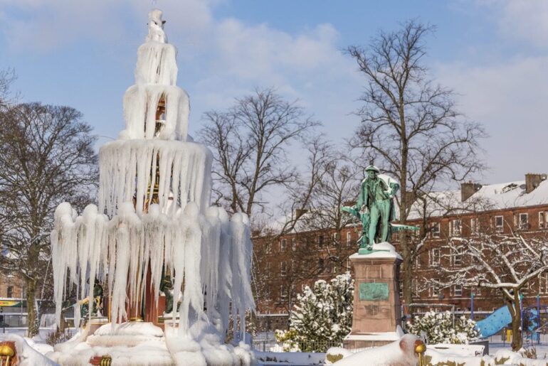 Photographs of Paisley in the Snow - Paisley Scotland