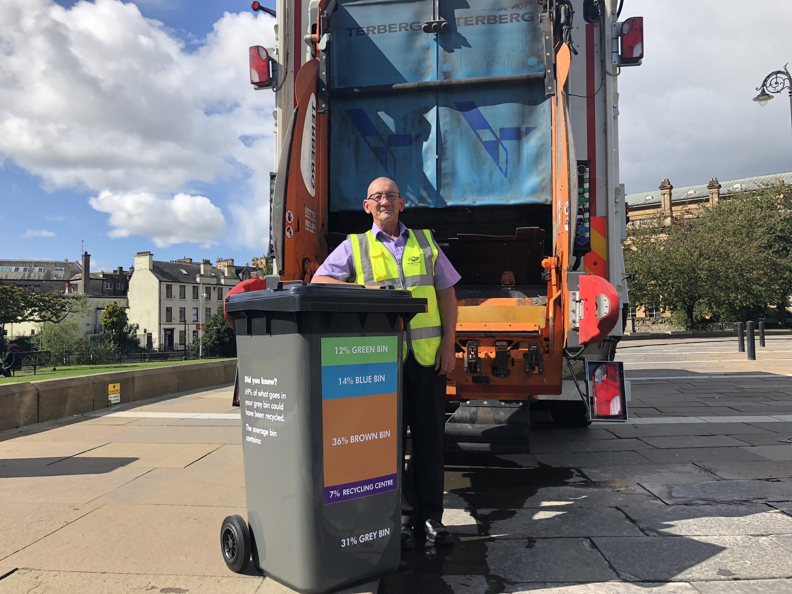 Renfrewshire Council waste teams to wear carbon-neutral PPE - Paisley ...