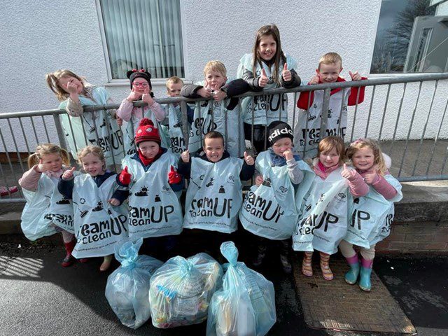 Volunteers get behind Renfrewshire’s Big Spring Clean as the event ...