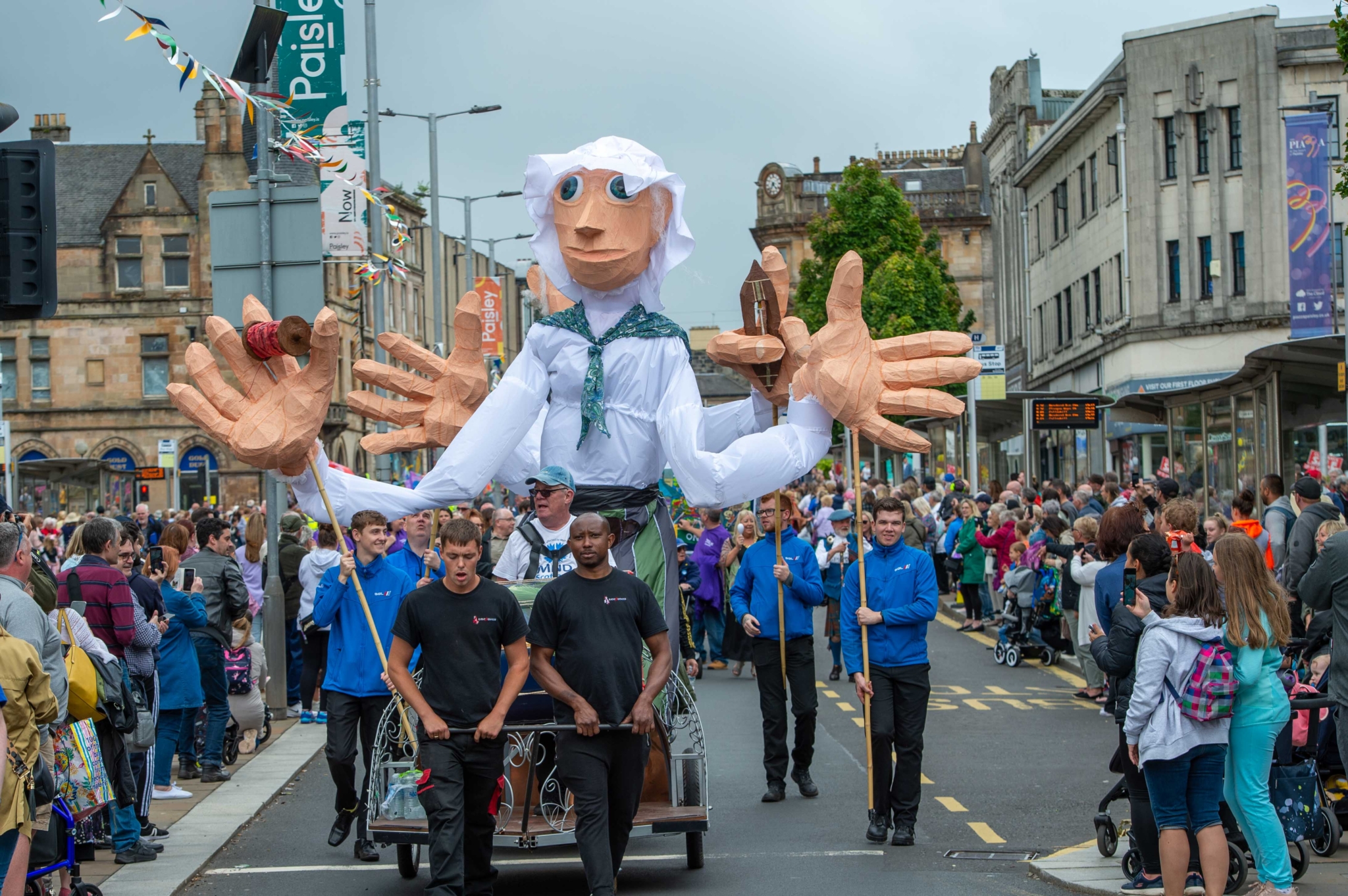 Thousands enjoy Sma’ Shot Day fun in Paisley - Paisley Scotland