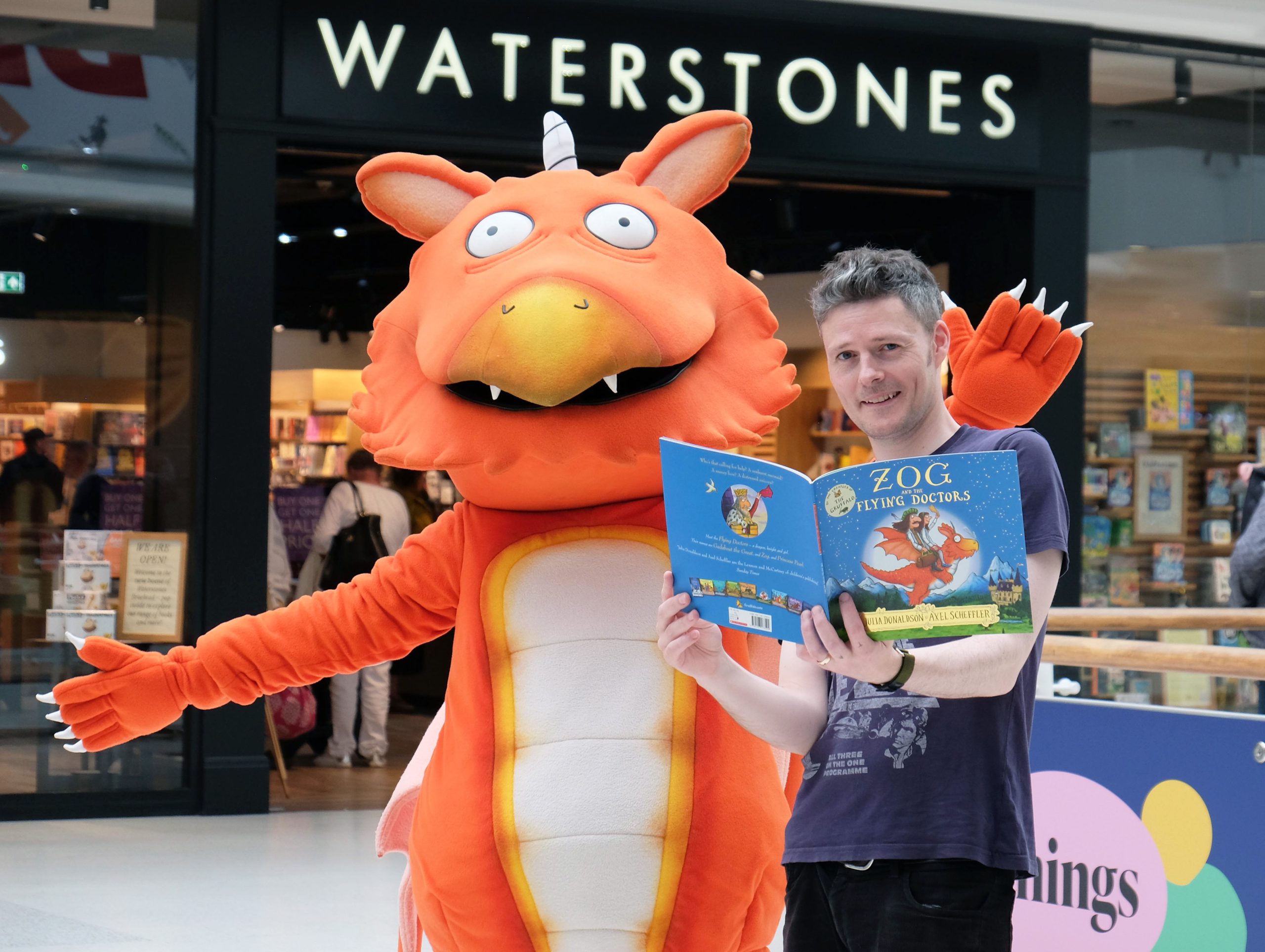 Youngsters get to meet well-known book characters at storytelling ...